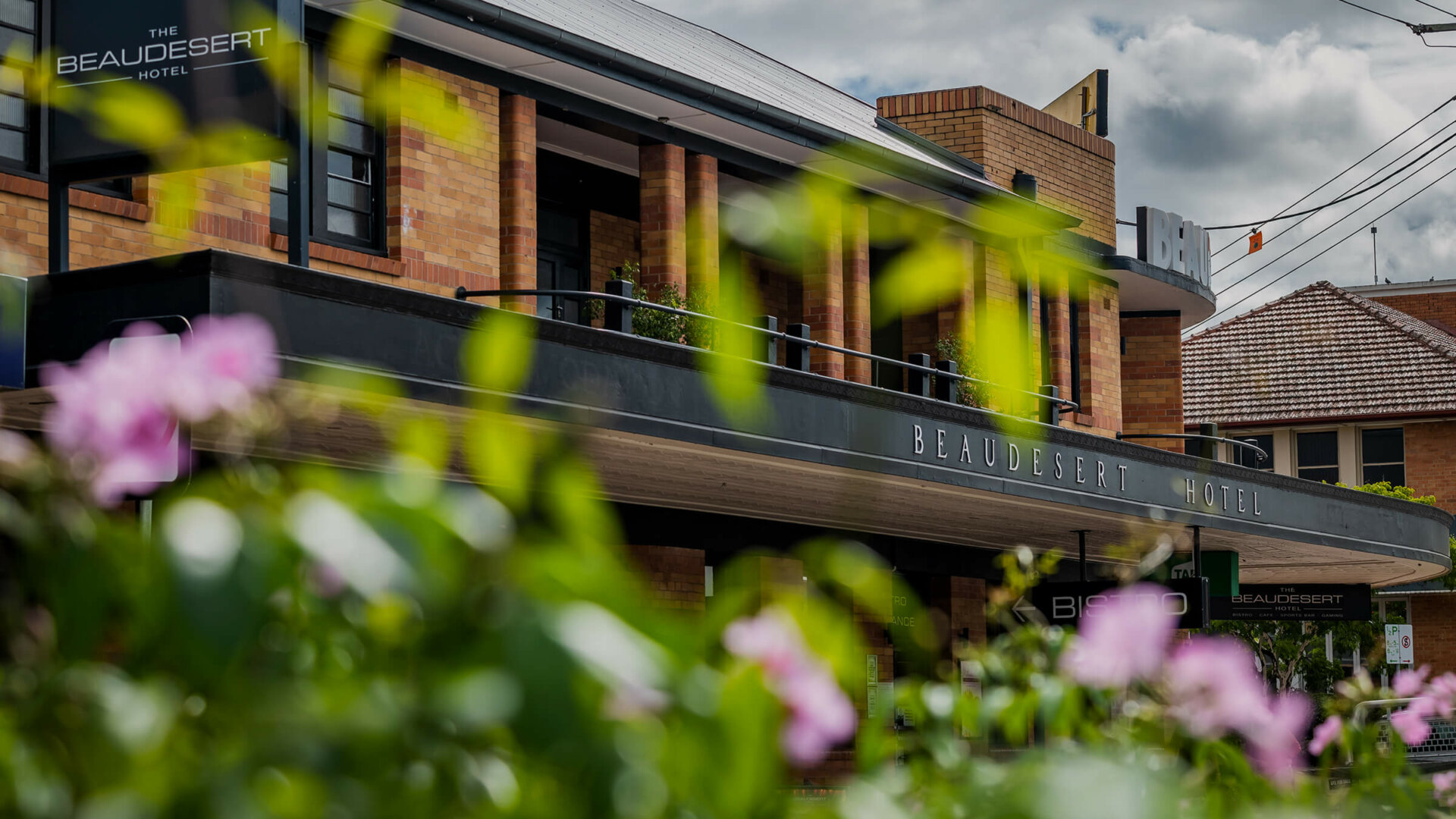 Classic country pubs within the Scenic Rim